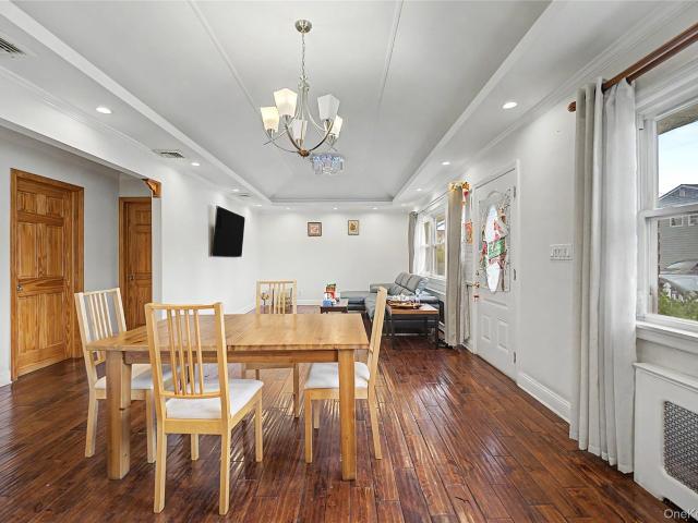 100 Memphis Ave, Floral Park, NY 11001 | MLS #1024