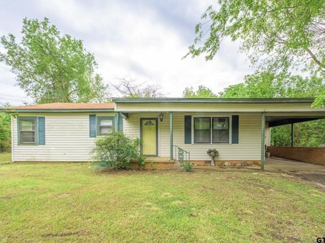 100 Mills St, Arp, TX 75750