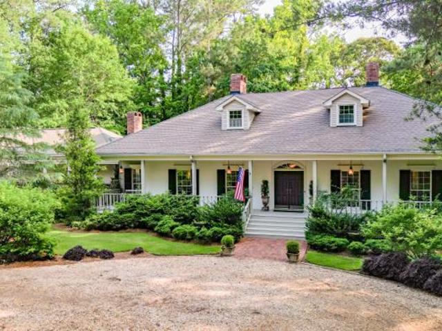 100 N Willowcrest Rd, Lagrange, GA 30240