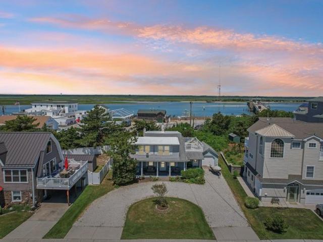 100 N Commonwealth Ave, Strathmere, NJ 08248