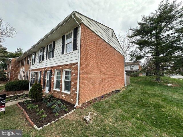 100 N Duke Dr, Sterling, VA 20164