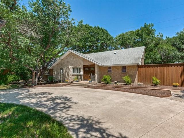 100 N Gentle Dr, Richardson, TX 75080