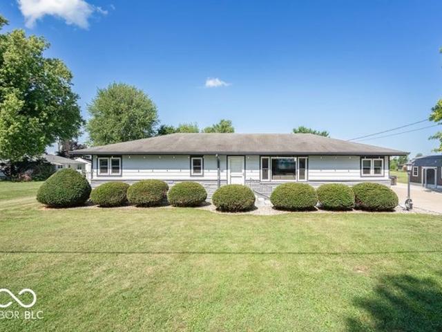 100 N Harmony St, Elwood, IN 46036