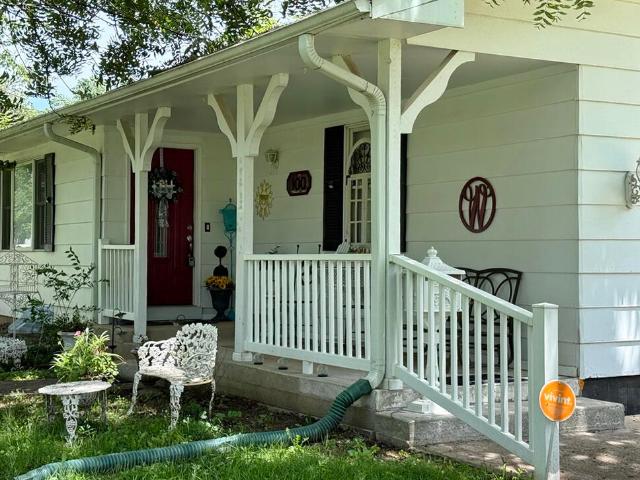 100 N Hickory Street
