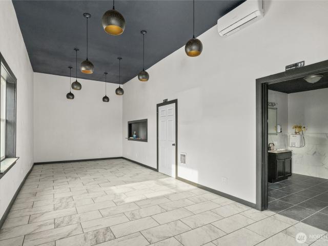 100 N Main St