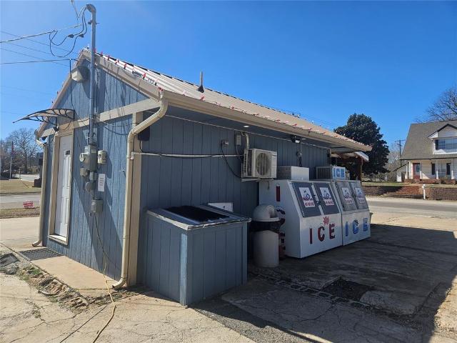 100 N Main Street