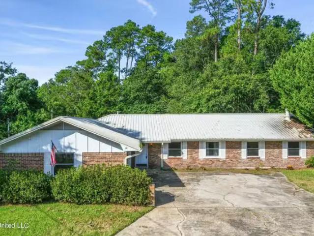 100 NOTTINGHAM CT, OCEAN SPRINGS, MS 39564 Single Family Resid.