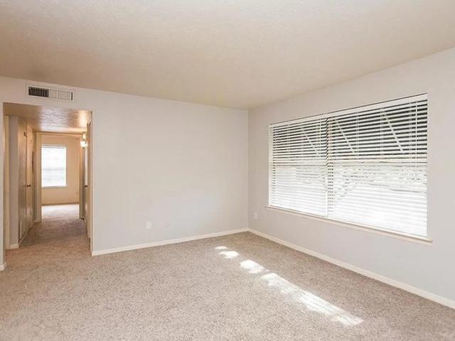100 Northgate Dr, Waxahachie, TX 75165