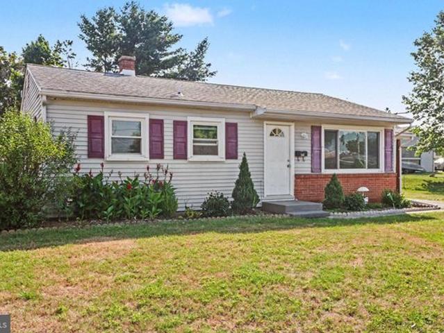 100 Nissley Dr, Middletown, PA 17057