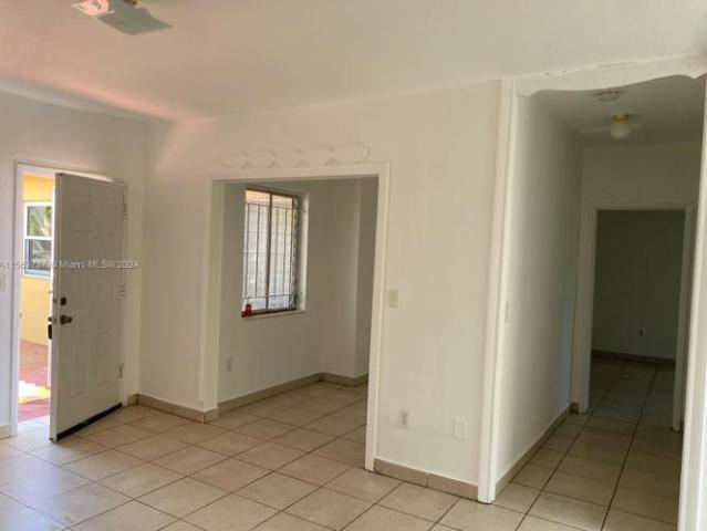 100 NW 16th Ave #4, Miami, FL 33125