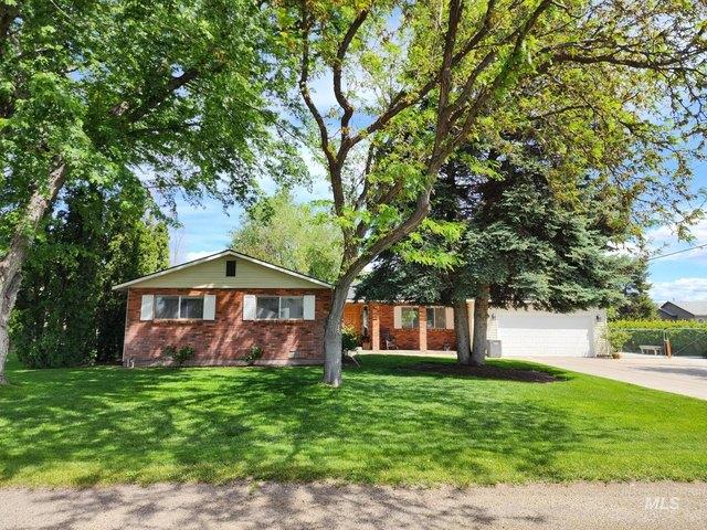 100 NW Carrie Cir, Mountain Home, ID 83647