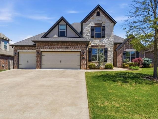 100 NW Highland Rd, Bentonville, AR 72712