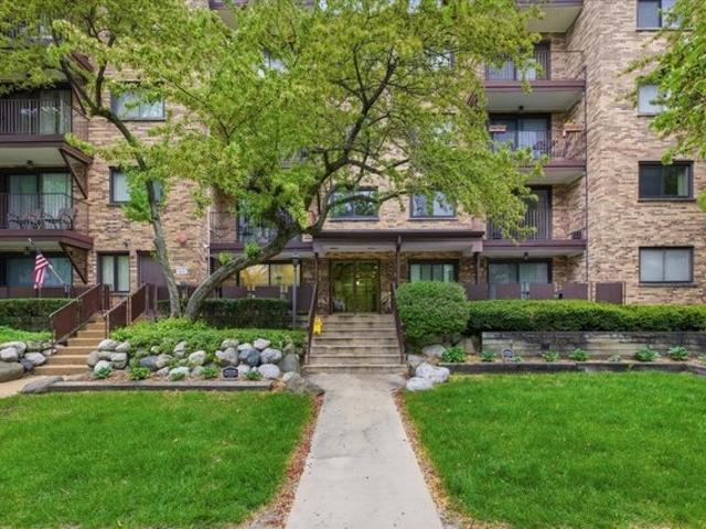100 S Vail Ave Apt 203, Arlington Heights, IL 60005