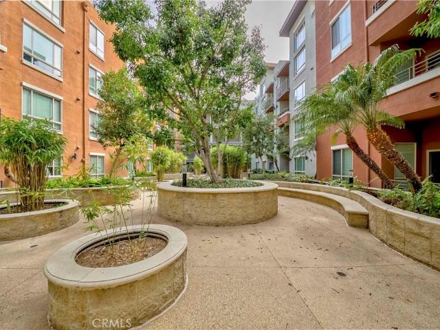100 S Alameda Street 321