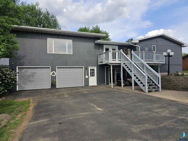 100 S Allen Ave, Colman, SD 57017