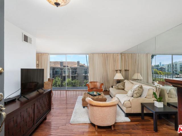 100 S Doheny Drive 503