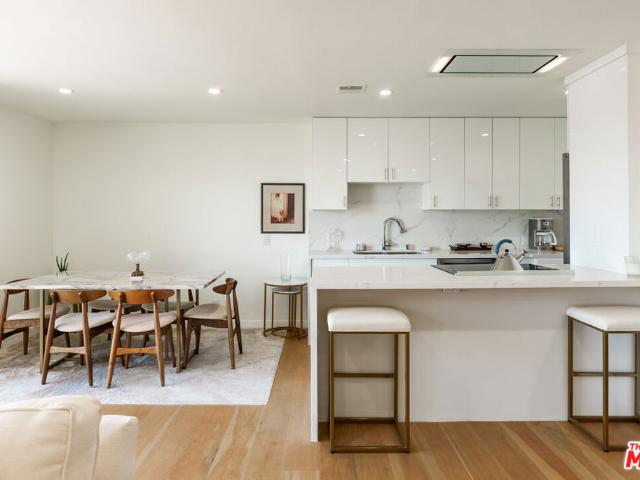 100 S Doheny Drive 811