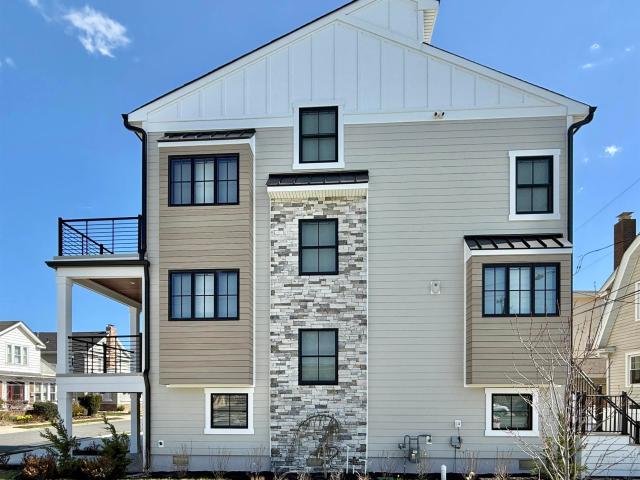 100 S Frontenac Ave