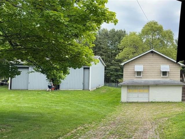 100 S Kings Creek Rd, Burgettstown, PA 15021