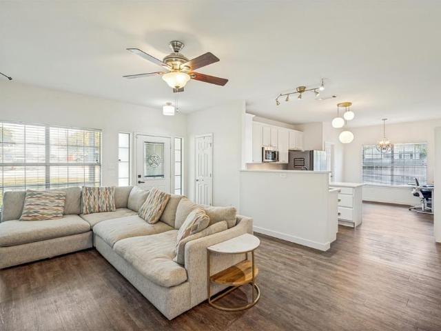 100 S Lakeview Drive