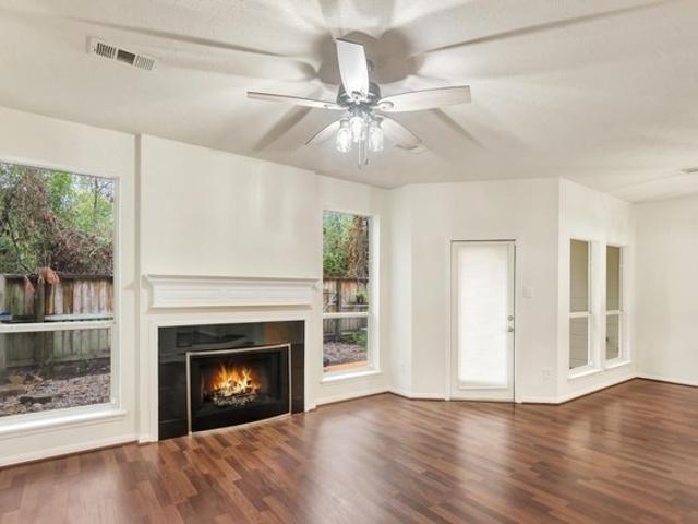 100 S Piper Trce, The Woodlands, TX 77381