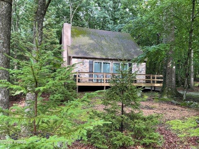 100 S Shore Dr, Milford, PA 18337