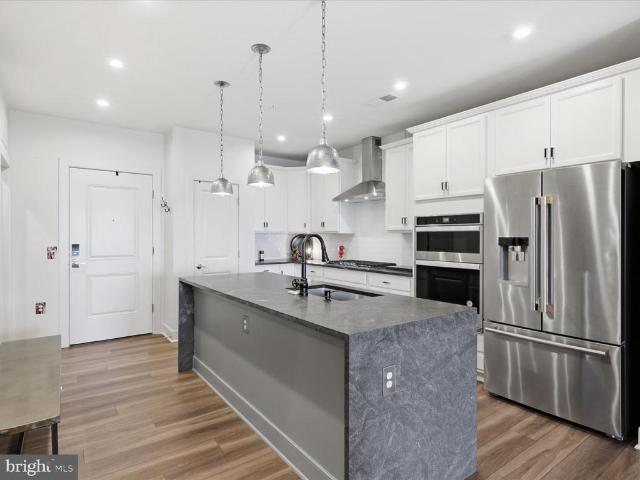 100 Saint Ives Place # 403