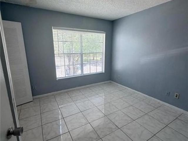 100 Santa Clara Dr Apt 3, Naples, FL 34104