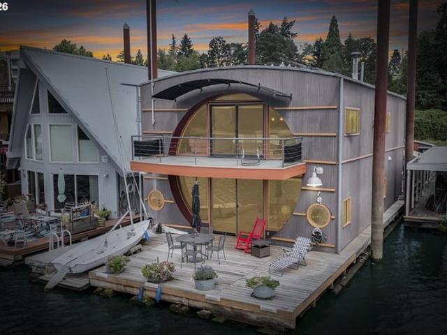 100 SE Harney St Slip 14, Portland, OR 97202