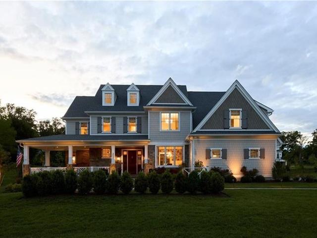 100 Shadow Ridge Dr, Butler, PA 16002