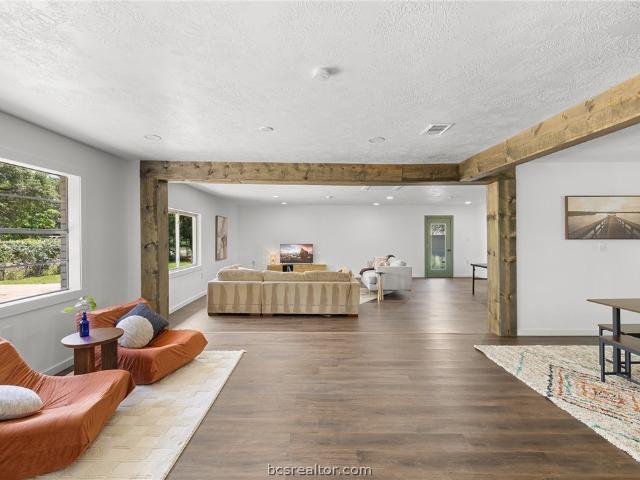 100 Shady Oaks Lane