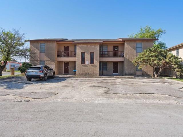 100 Shannon Cir, Del Rio, TX 78840