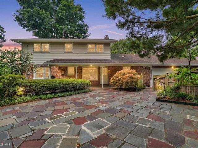 100 Shelbourne Dr, York, PA 17403