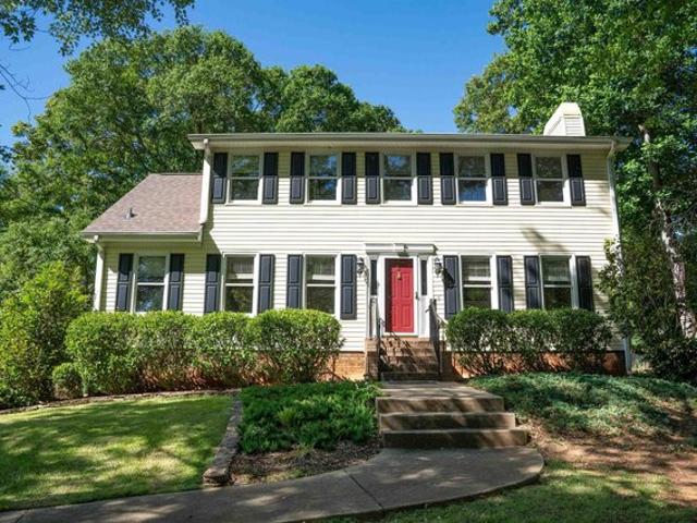 100 Shenandoah Dr, Spartanburg, SC 29301