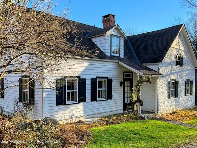 100 Shivertown Rd, New Paltz, NY 12561