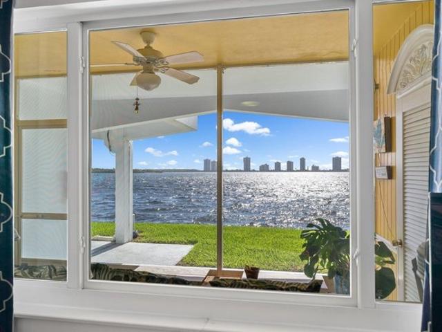 100 Shore Ct Apt 105, North Palm Beach, FL 33408