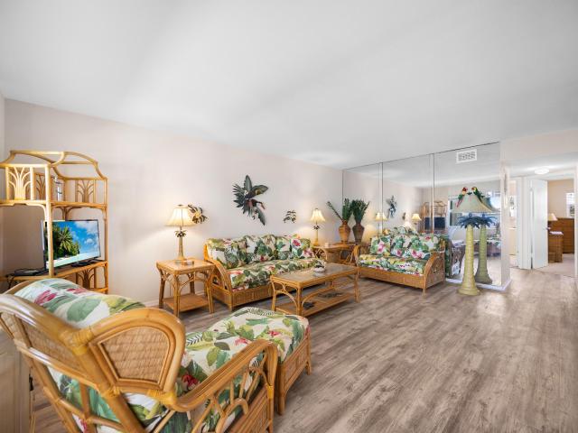 100 Shore Ct, Unit 104, North Palm Beach, FL 33408 | MLS #R11165