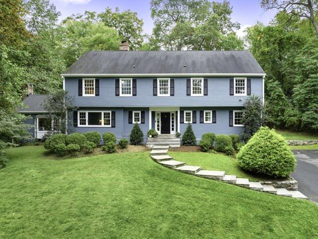 100 Spring Water Ln, New Canaan, CT 06840
