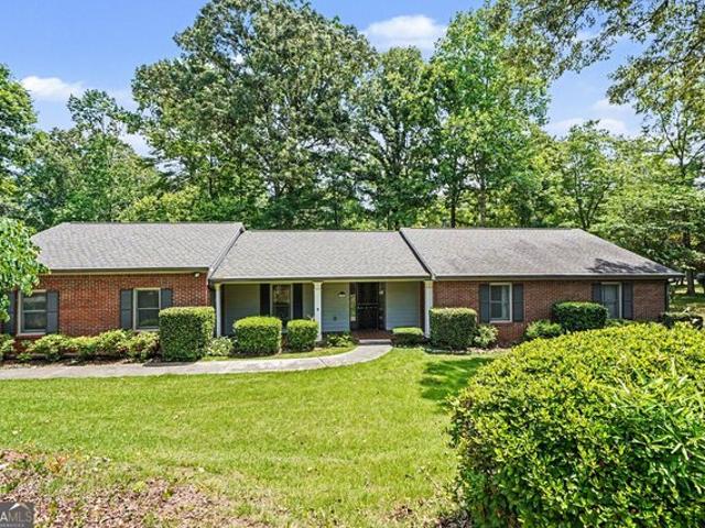 100 Springridge Ct, Peachtree City, GA 30269