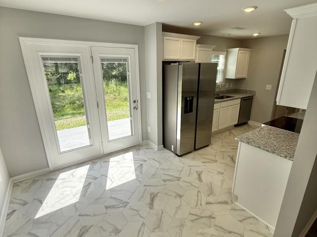 100 Stonehenge Cir