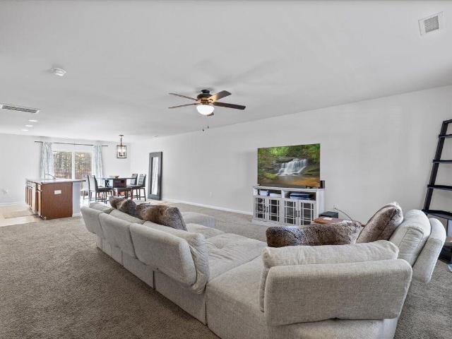 100 Stratford Lakes Drive Unit 384