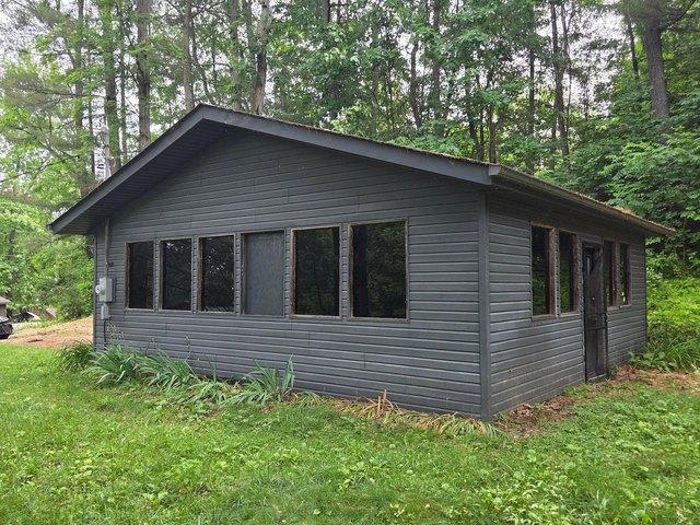 100 Sunset Dr, Senecaville, OH 43780