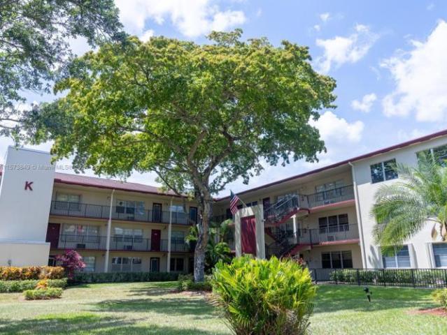 100 SW 132nd Way #313K, Pembroke Pines, FL 33027