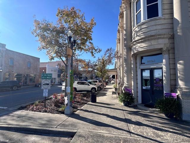 100 SW Main Street