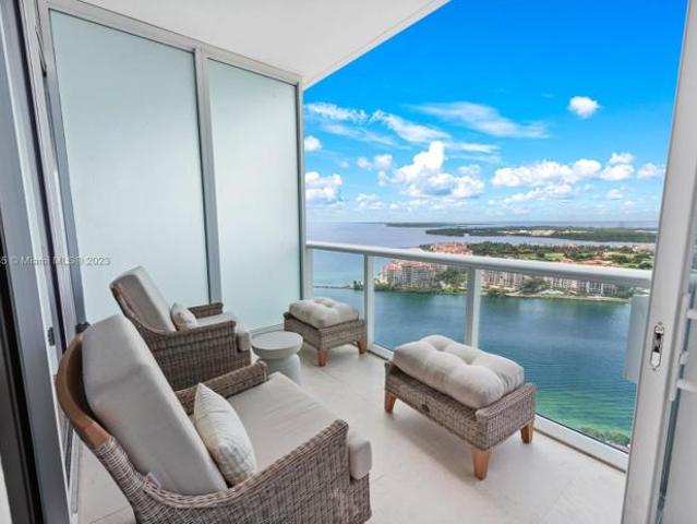 100 Pointe Dr S #3302, Miami Beach, FL 33139