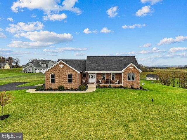 100 Pomme Cir, Stephens City, VA 22655