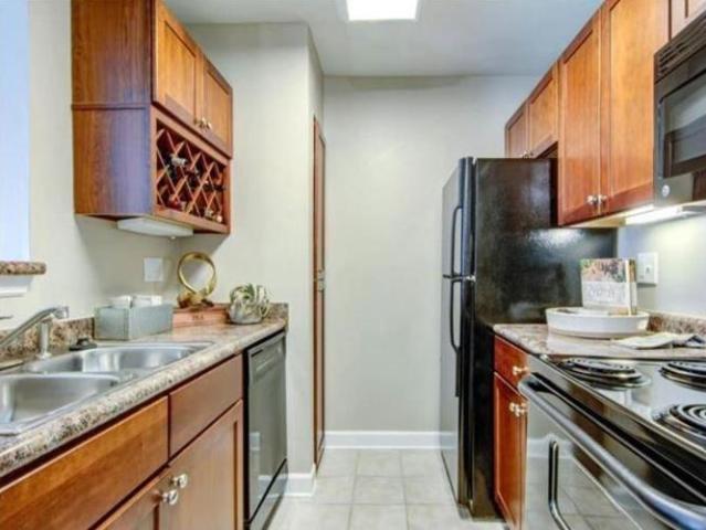 100 Pinehurst Dr #714P, Atlanta, GA 30339