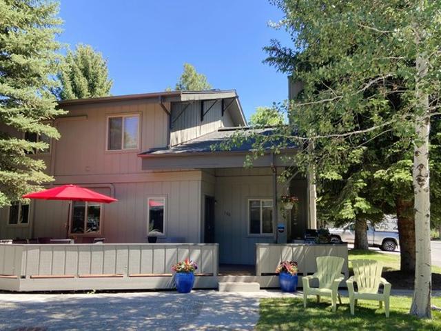100 Pinewood Ln Unit 100, Ketchum, ID 83340