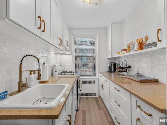 100 Prospect Avenue # 4E
