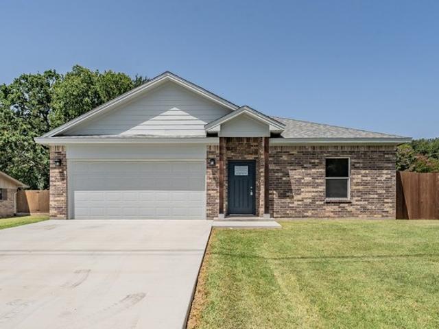 100 Round Hill Way, Runaway Bay, TX 76426